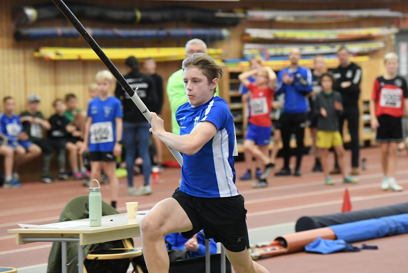 Julklappsjakten tillbaka i Friidrottens Hus med drygt 2600 starter ...